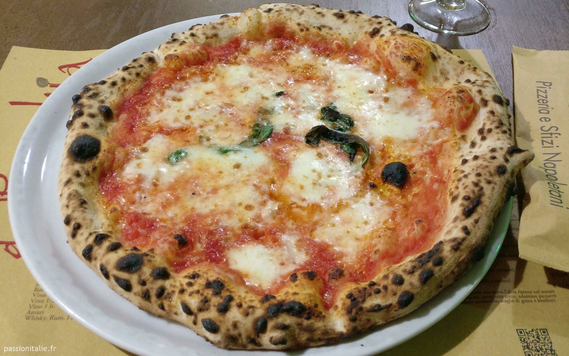 La Véritable Pizza Napolitaine Histoire Dun Art Passion Italie